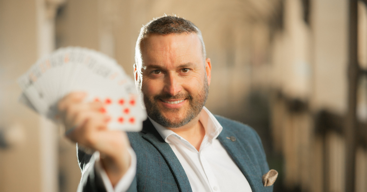 Paul Innes Magic Man | North East Magician | Paul Innes Magic Man ...